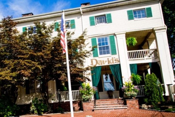 David's Country Inn | Explore Warren